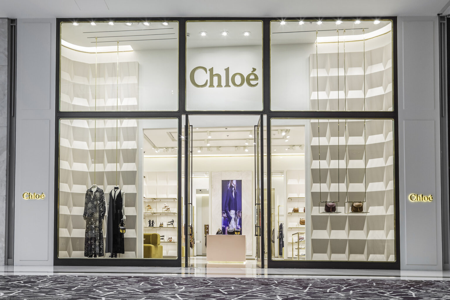 Marketing Strategies and Marketing Mix of Chloe