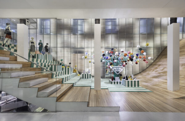 Elevating Luxury: Decoding Prada Marketing Strategies and Mix