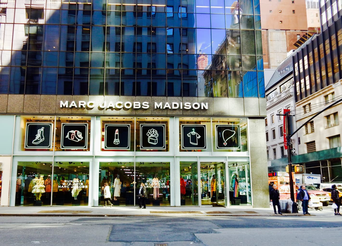 Marketing Strategies and Marketing Mix of Marc Jacobs