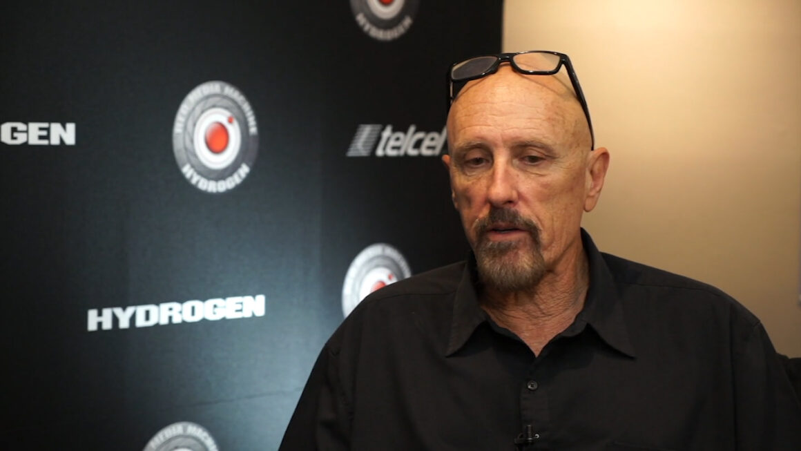 A Deep Dive into the Marketing Strategies of Oakley - The Brand Hopper